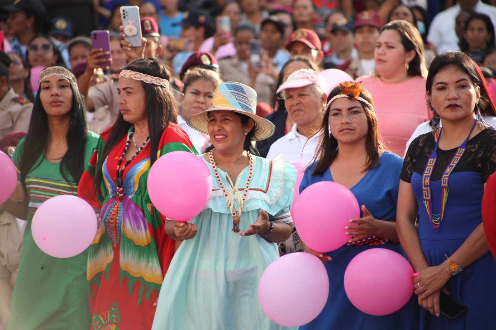 Luna y Fuentes celebraron junto a las monaguenses el Día Internacional ...