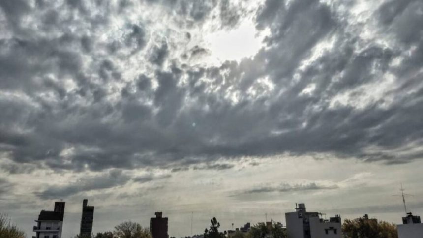 Inameh: Onda Tropical N°1 se mueve por el oriente del país