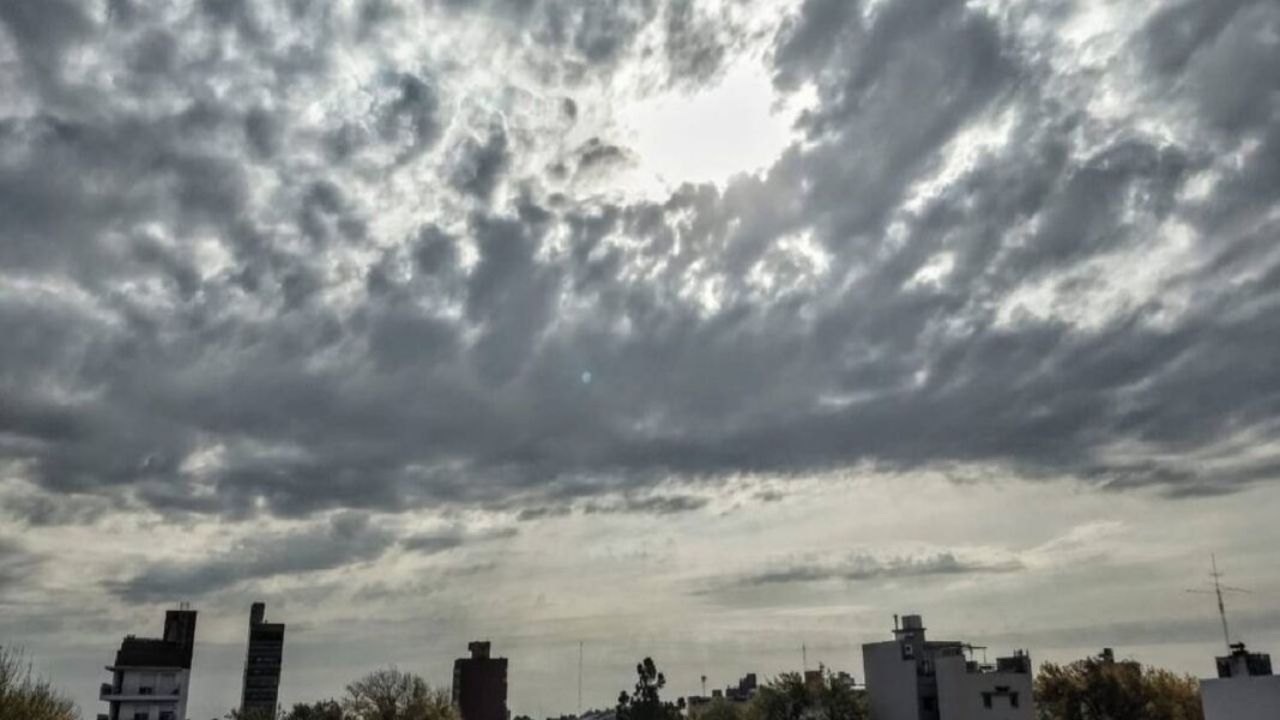 Inameh: Onda Tropical N°1 se mueve por el oriente del país